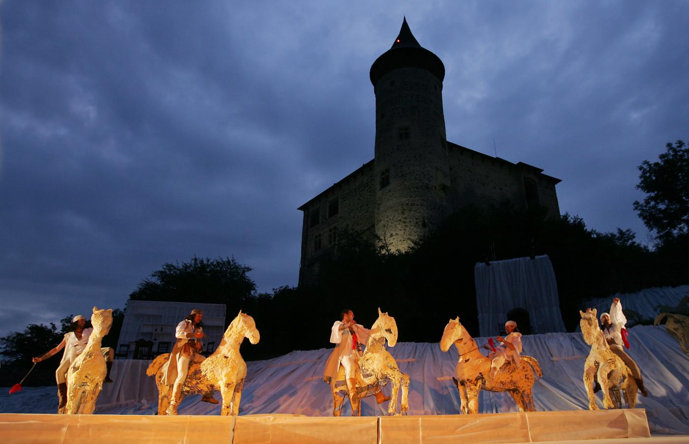 CIKÁNI JDOU DO NEBE | Východočeské divadlo Pardubice