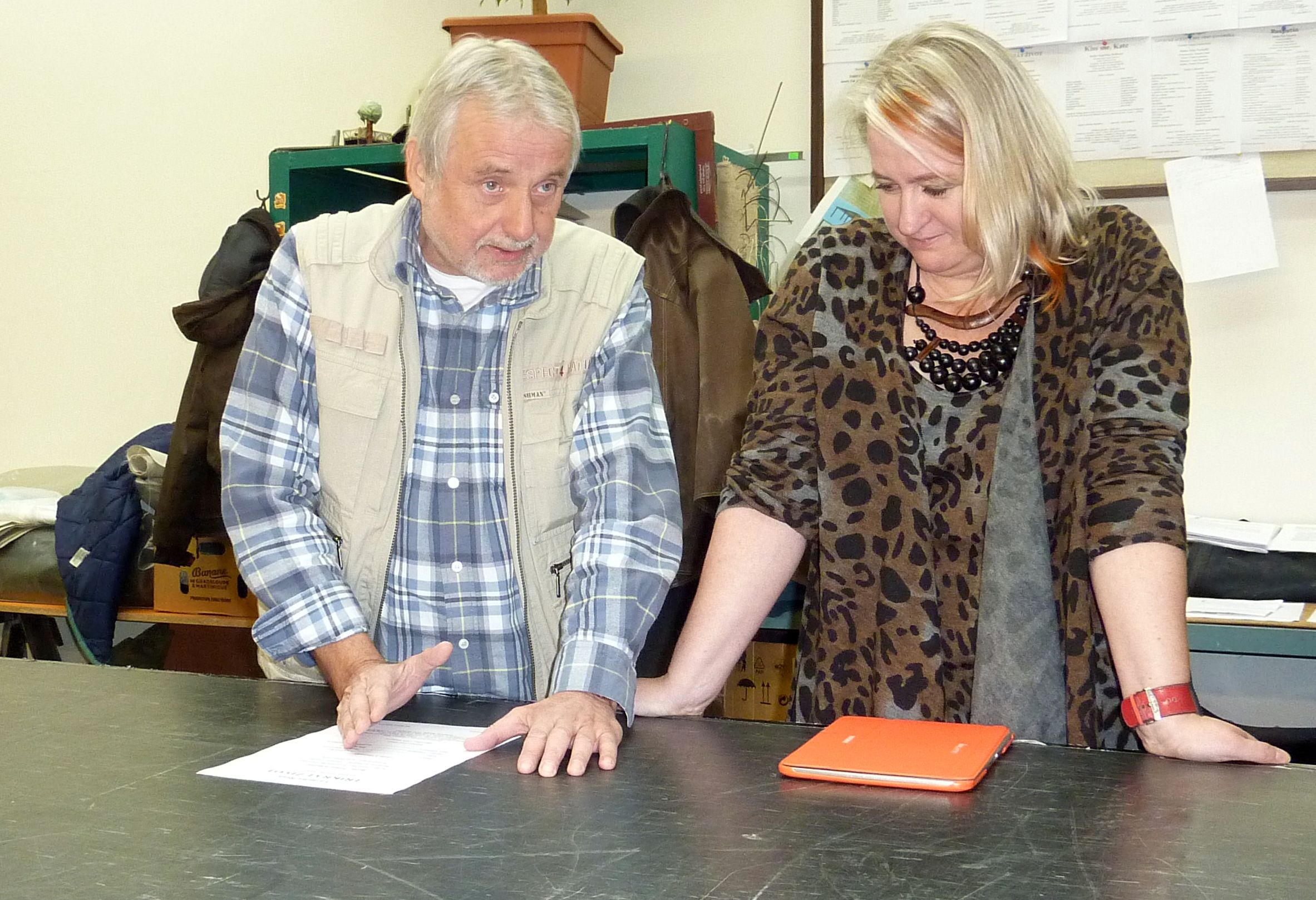 Jedenkrát předávačka pro Třikrát život | Východočeské divadlo Pardubice