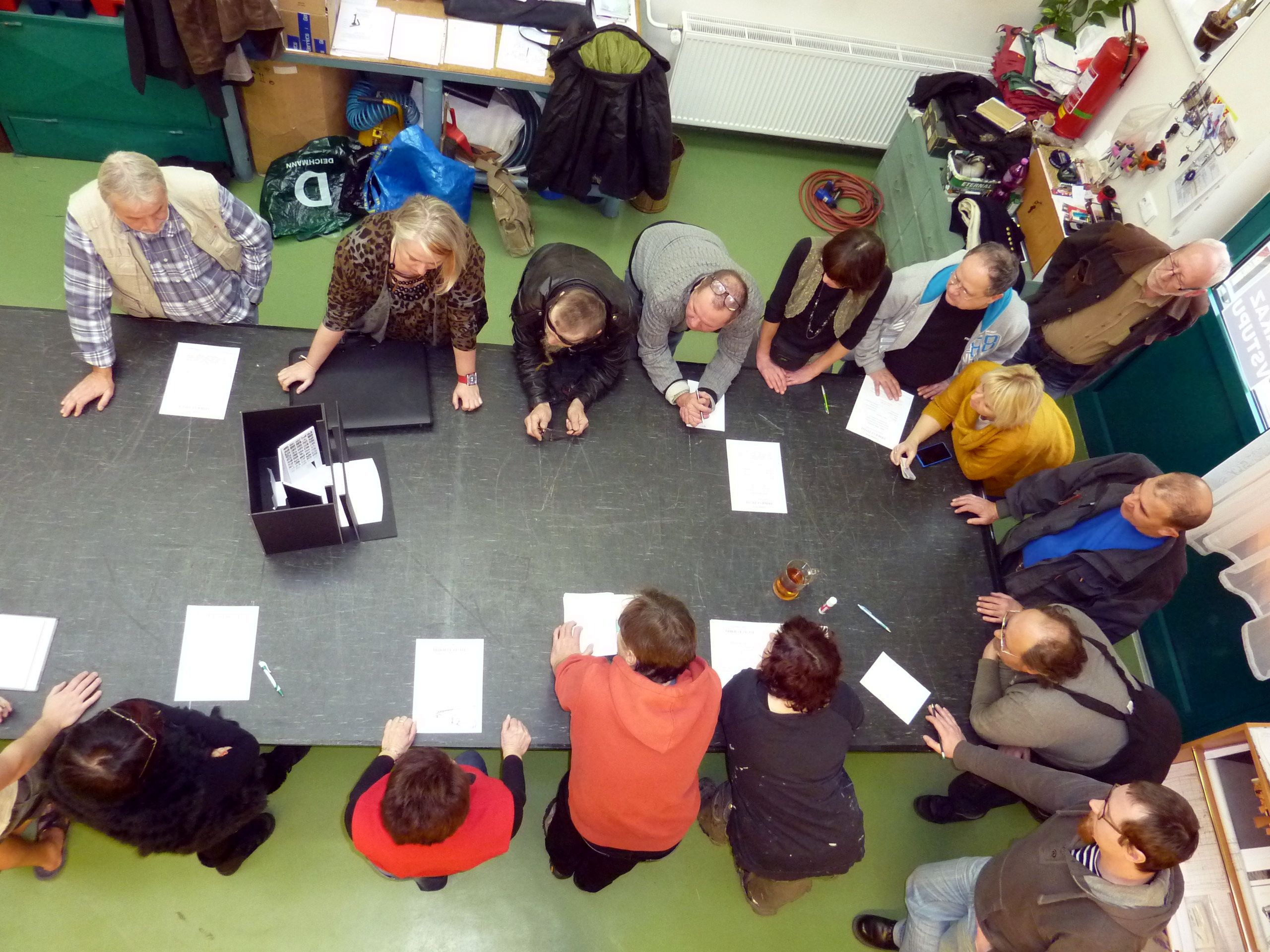 Jedenkrát předávačka pro Třikrát život | Východočeské divadlo Pardubice