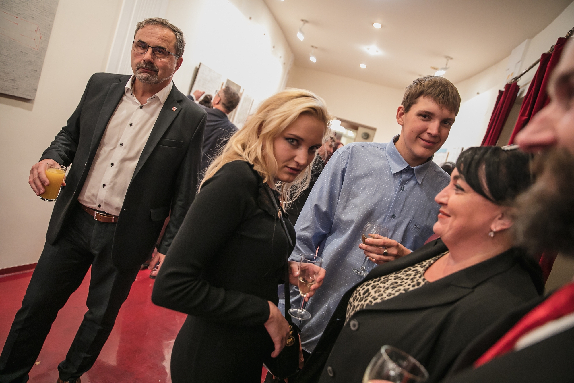 Fotostřípky z premiéry MAKROPULOS musical | Východočeské divadlo Pardubice